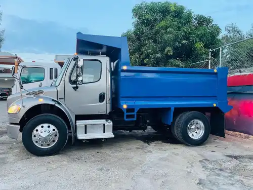 CAMIÓN DE VOLTEO FREIGHTLINER M2 BUSINESS CLASS –, 56% OFF